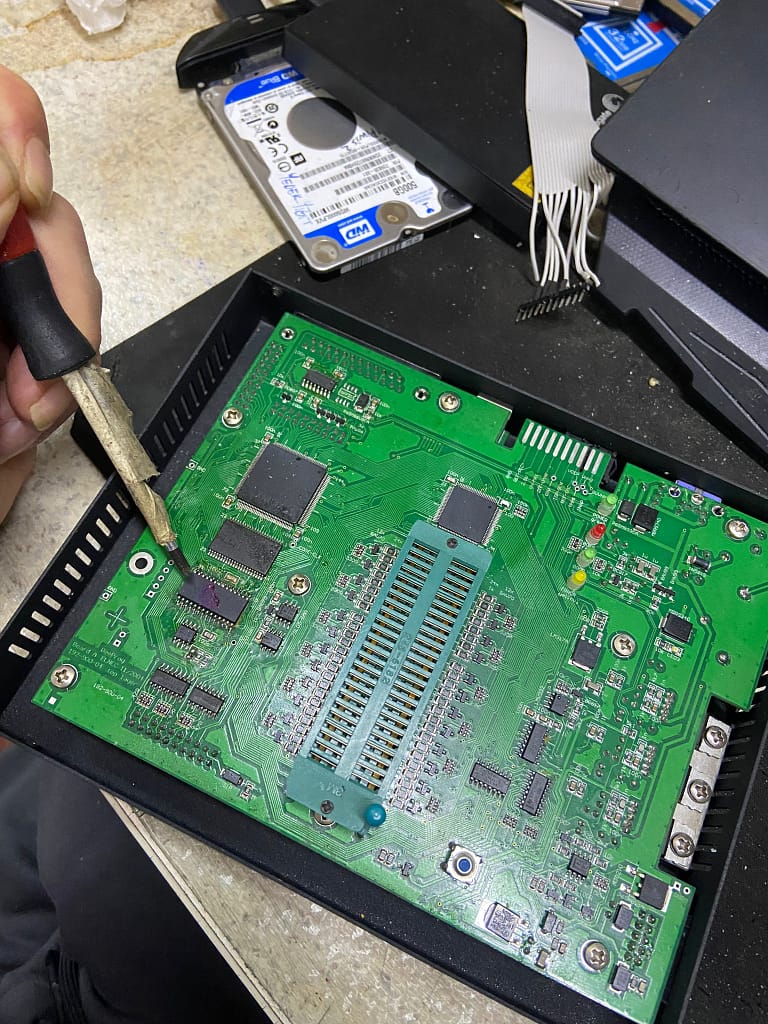 BeeProg Recovery Set - Lionsred.net - Automotive